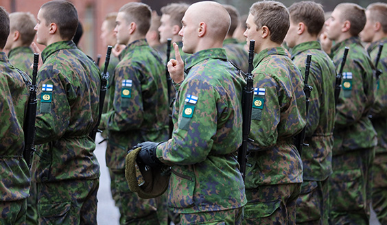 Puolustusvoimien urheilukoulun kesälajien saapumiserä vannoi ...