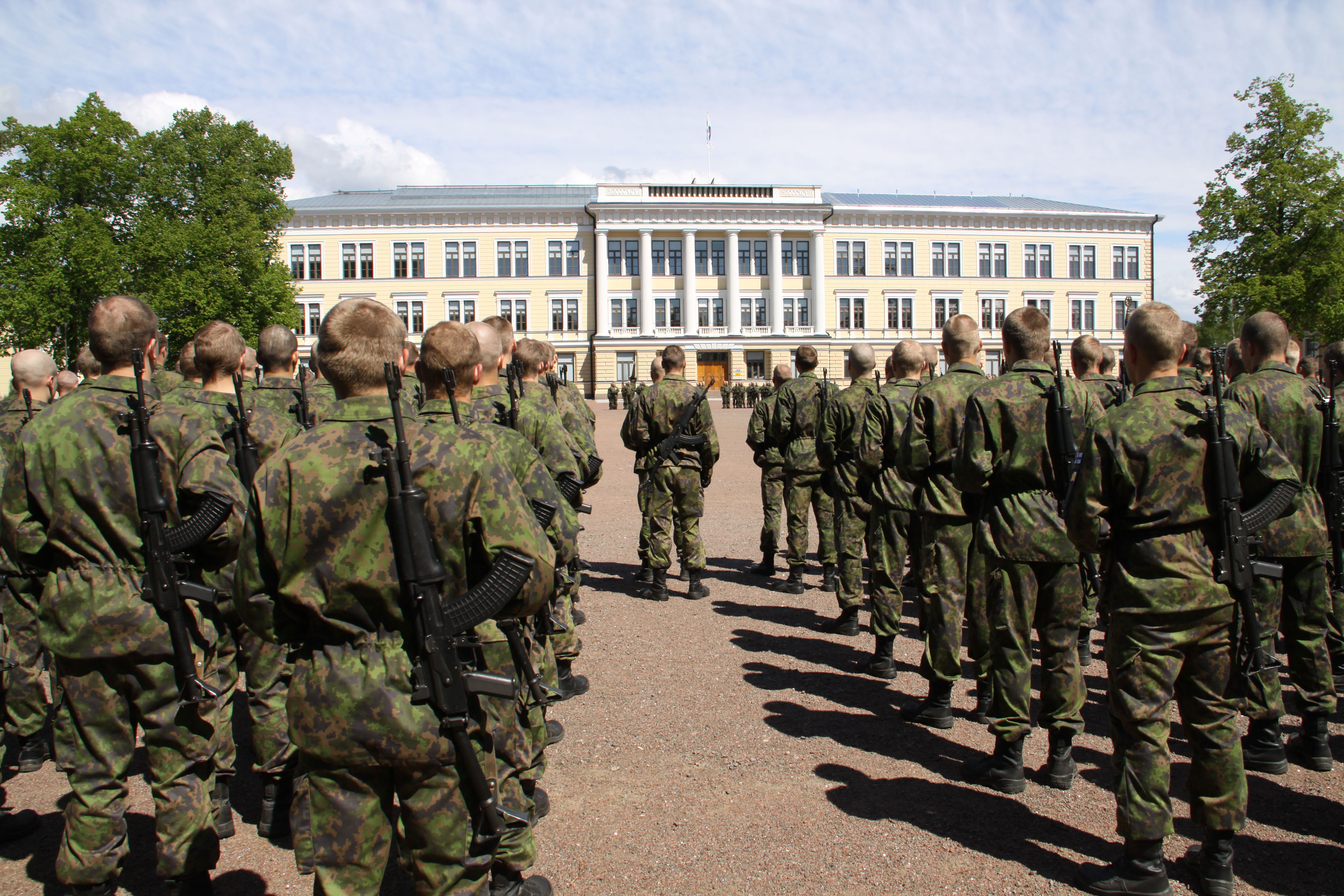 Maavoimien reserviupseerikurssi 250 alkaa 18.4.2017 Haminassa - Maavoimat